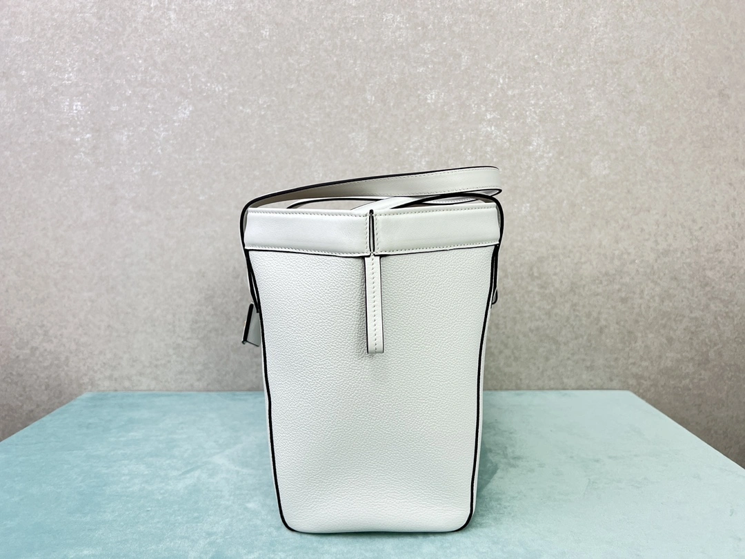 Low-cost Fendi Bucket Bags