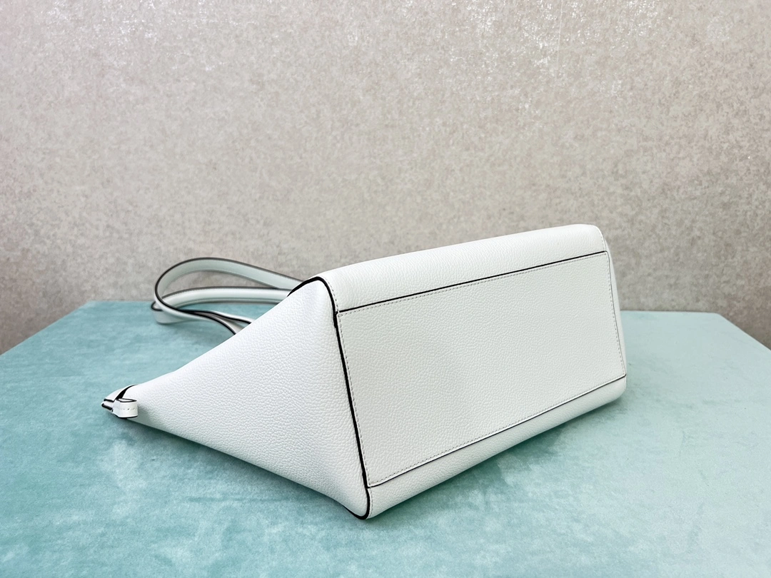 Low-cost Fendi Bucket Bags