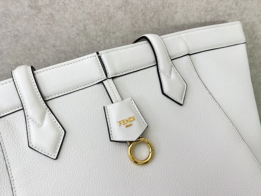 Low-cost Fendi Bucket Bags