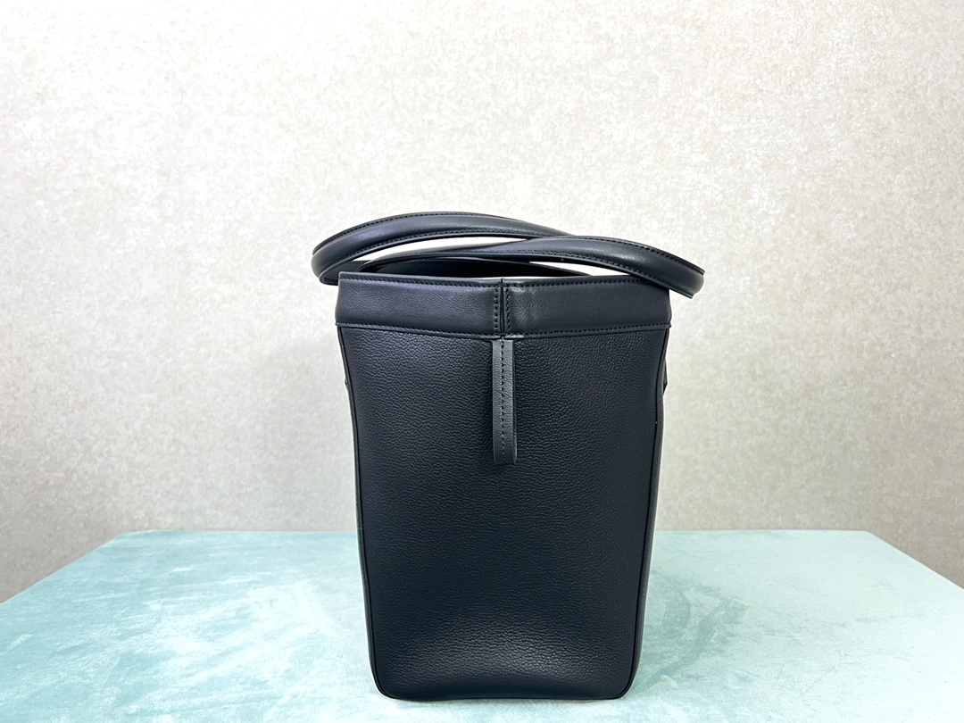 Precise copy Fendi Bucket Bags
