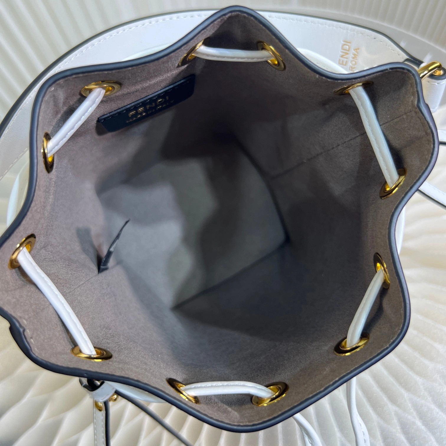 Top mirror Fendi Bucket Bags