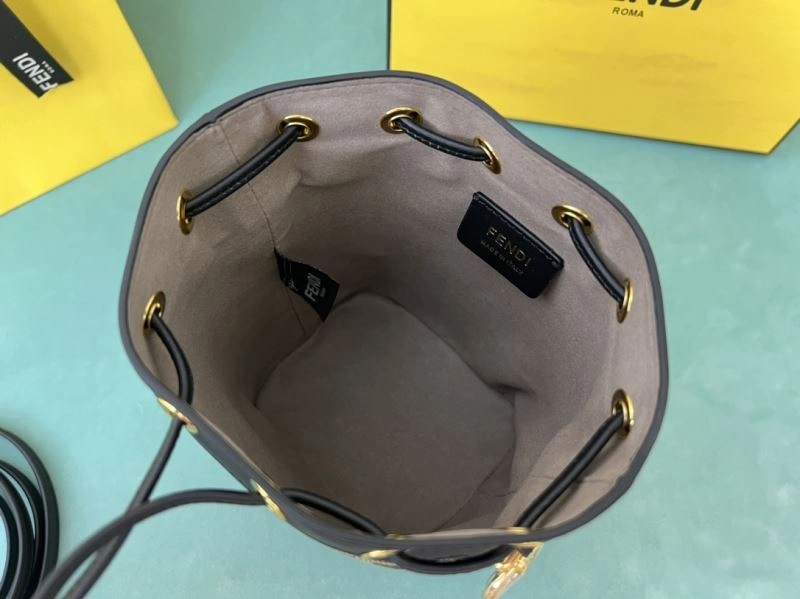 Top mirror Fendi Bucket Bags