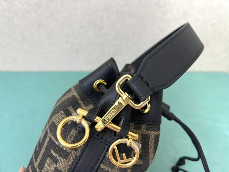 Top mirror Fendi Bucket Bags