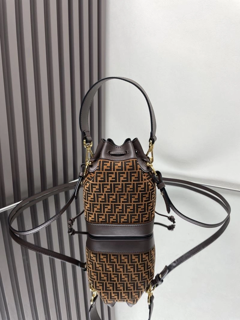 Top mirror Fendi Bucket Bags