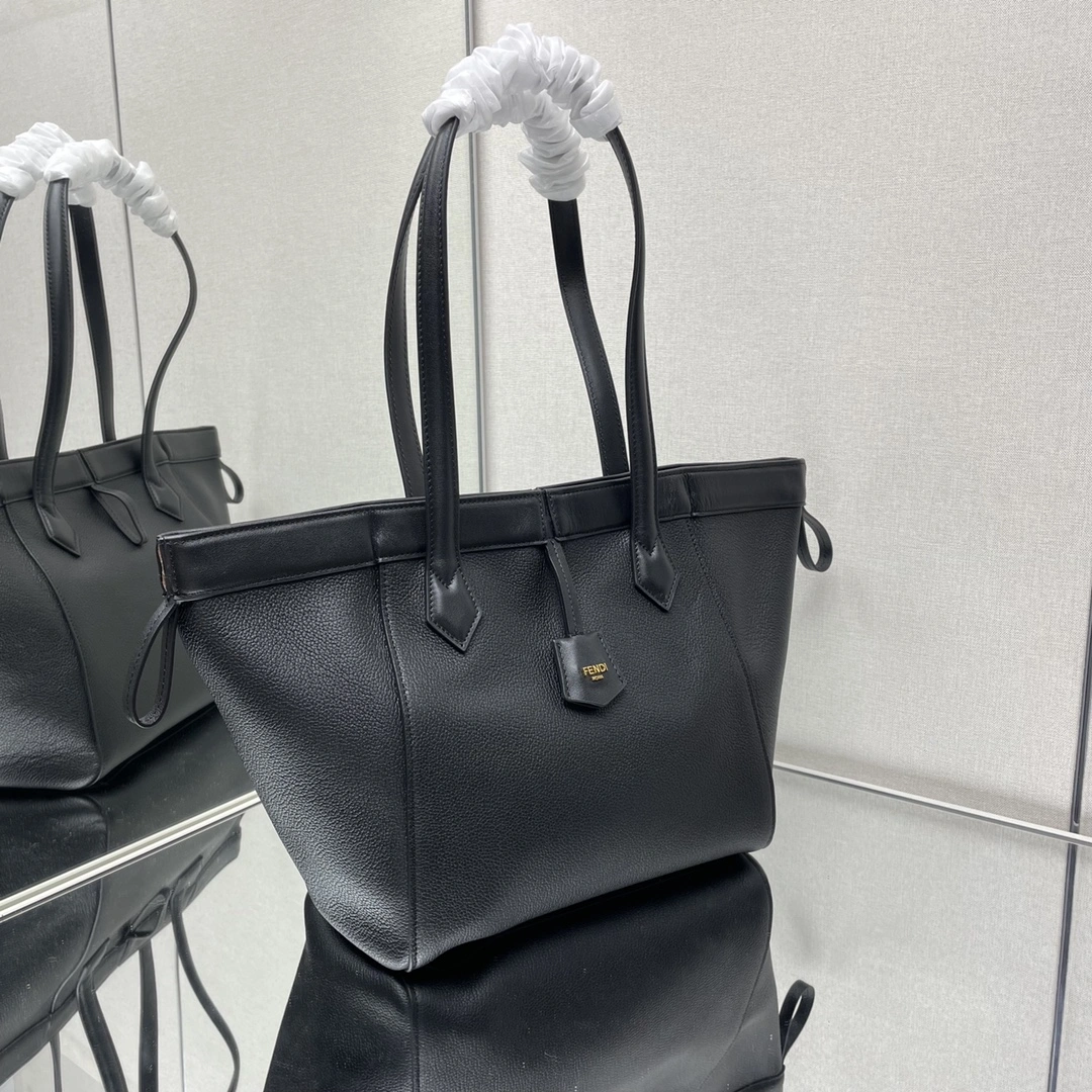 Inexpensive Fendi Bucket Bags