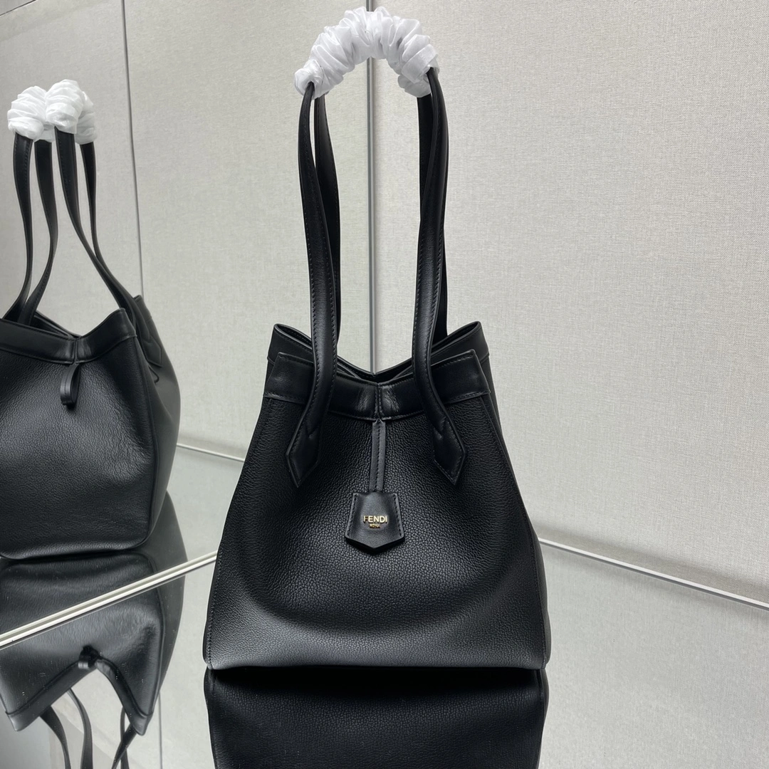 Inexpensive Fendi Bucket Bags