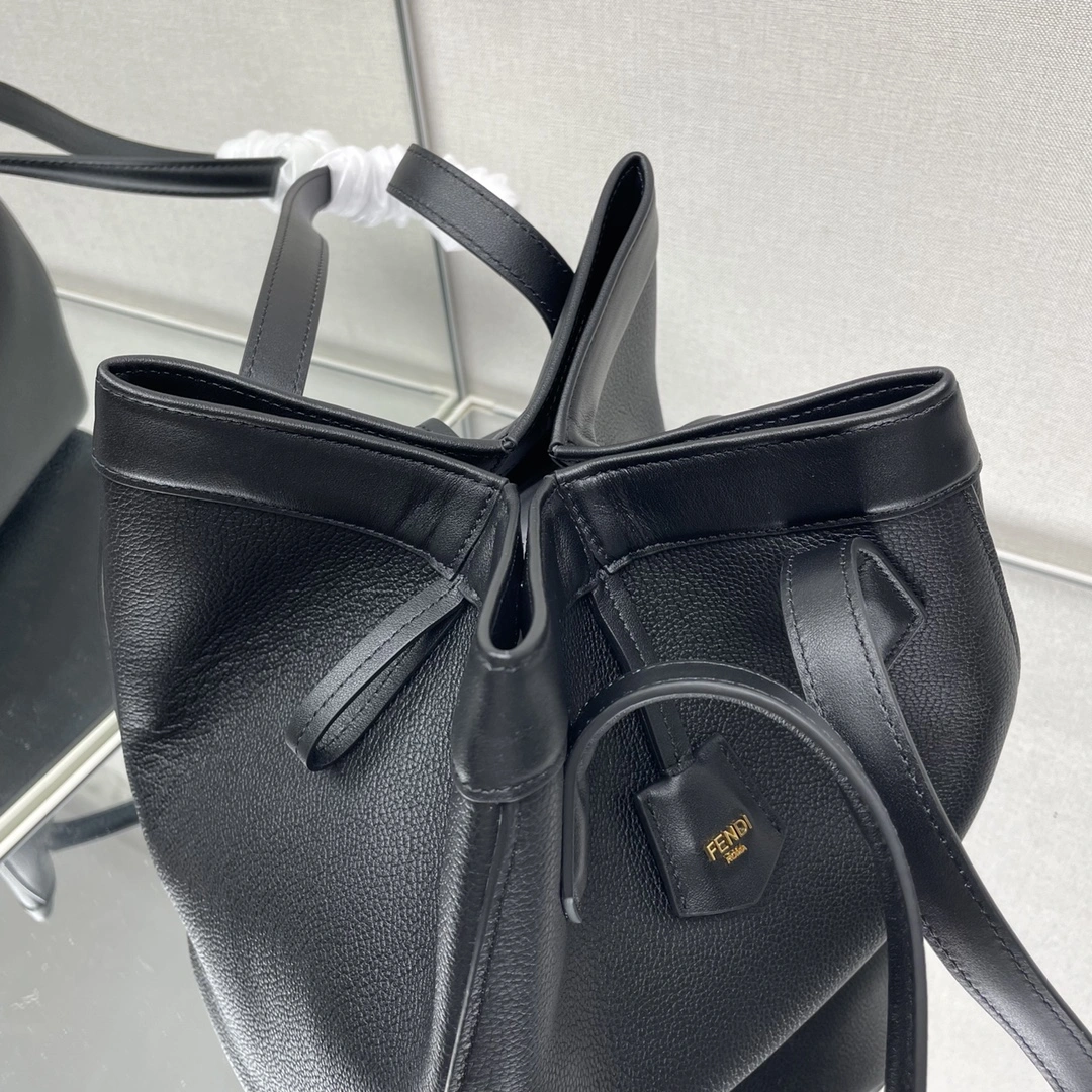 Inexpensive Fendi Bucket Bags