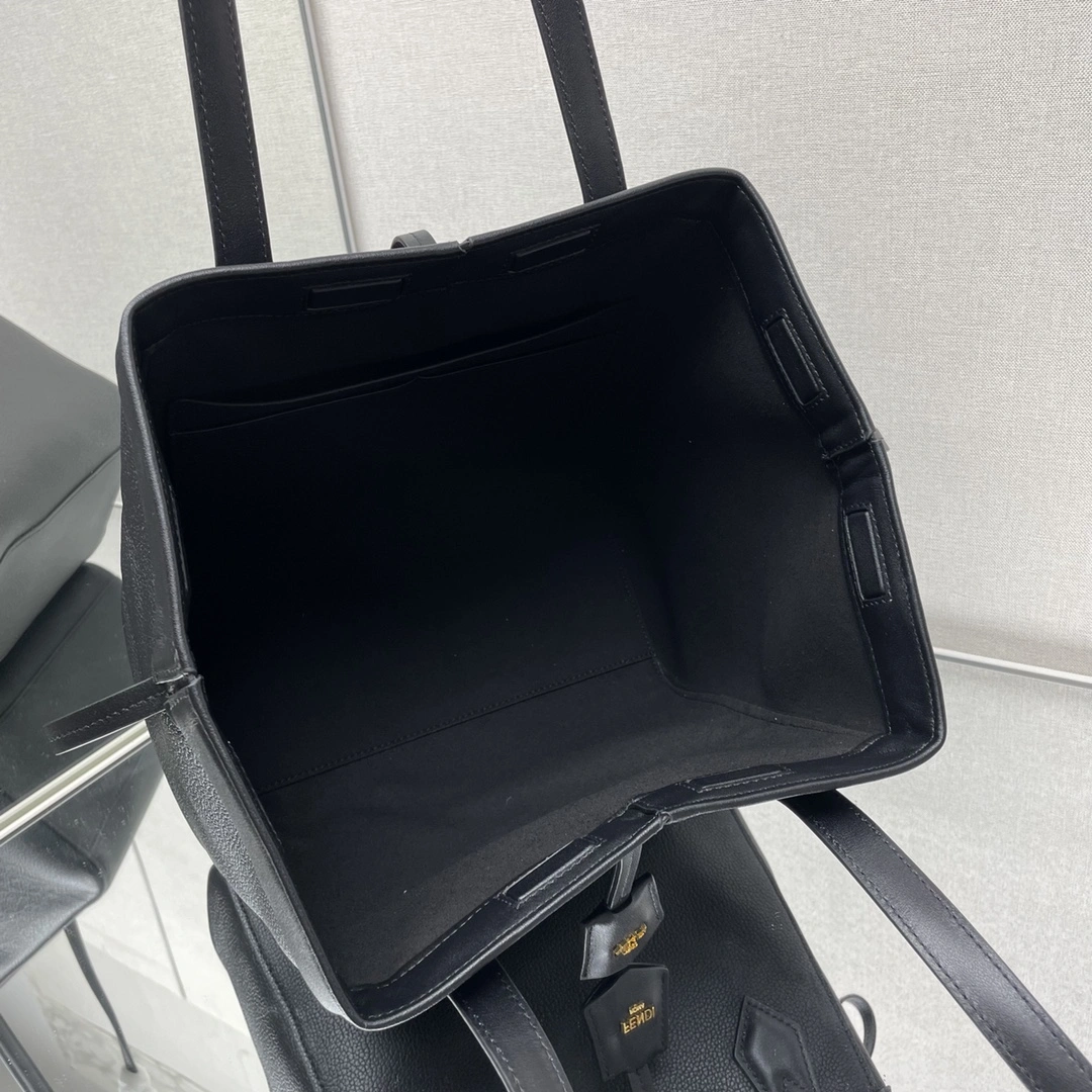 Inexpensive Fendi Bucket Bags