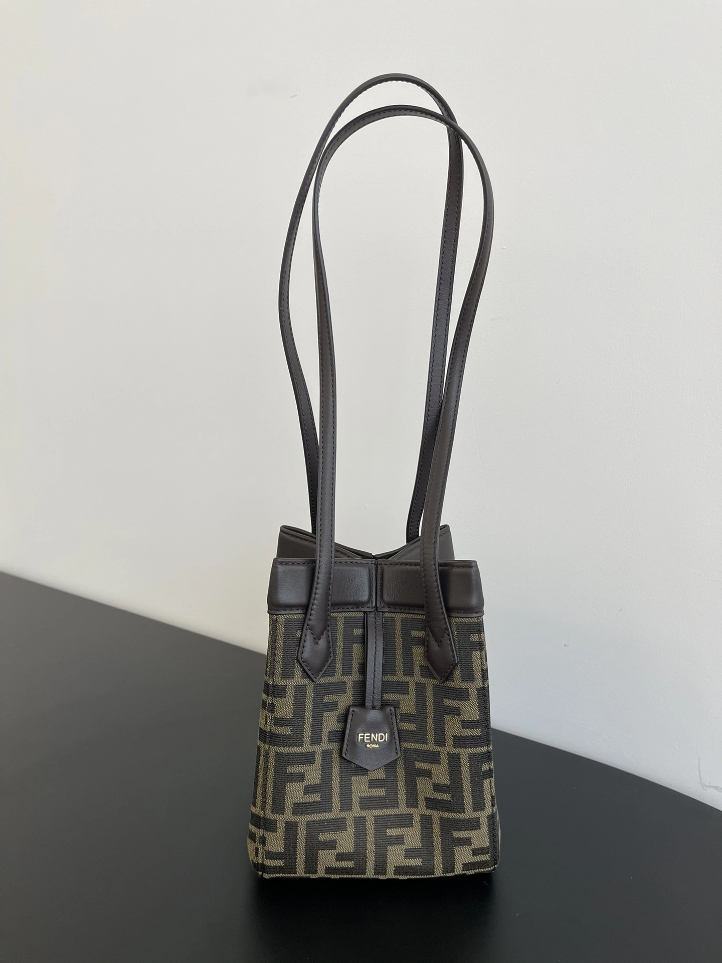 Accurate model Fendi Bucket Bags