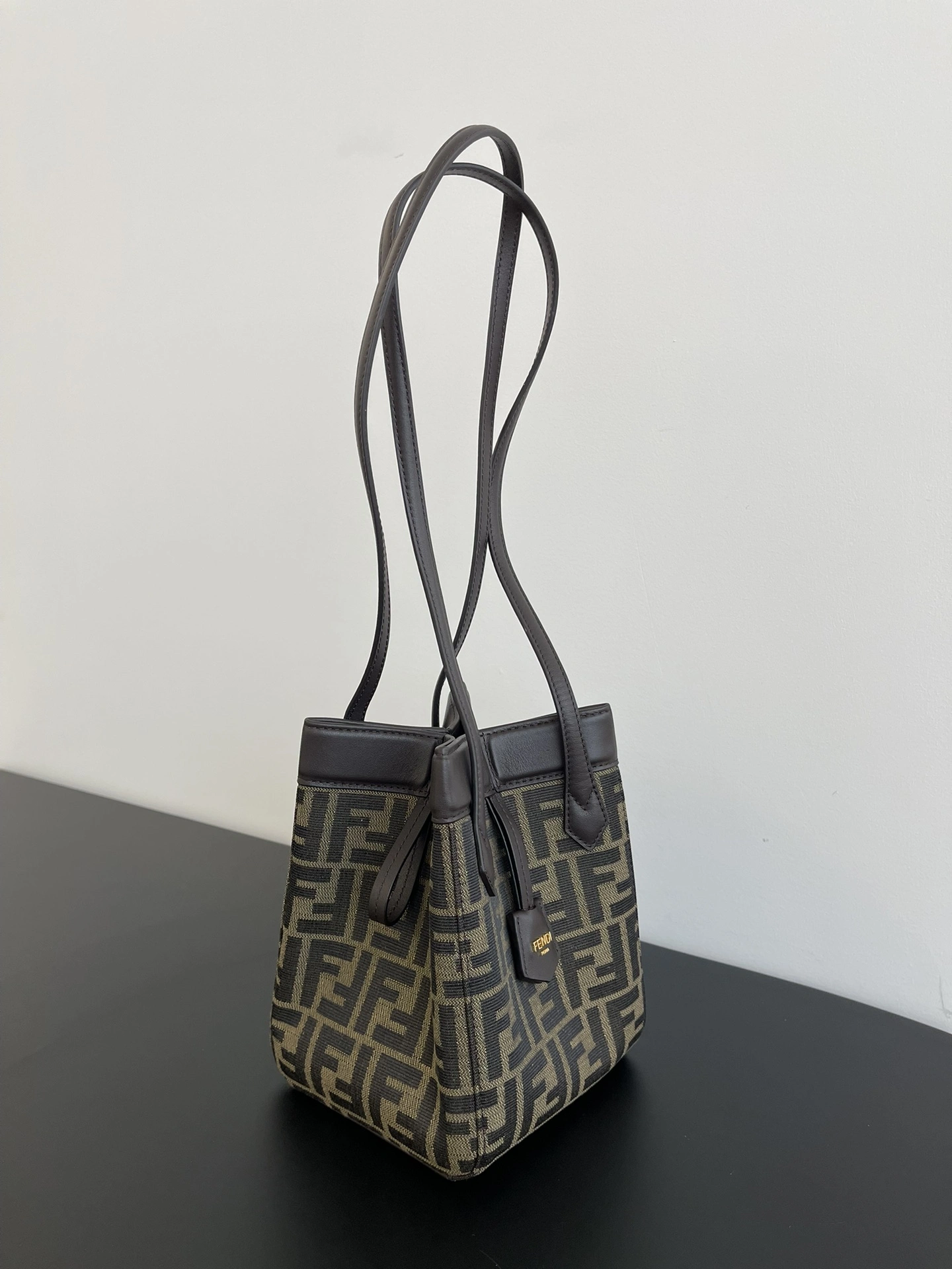 Accurate model Fendi Bucket Bags