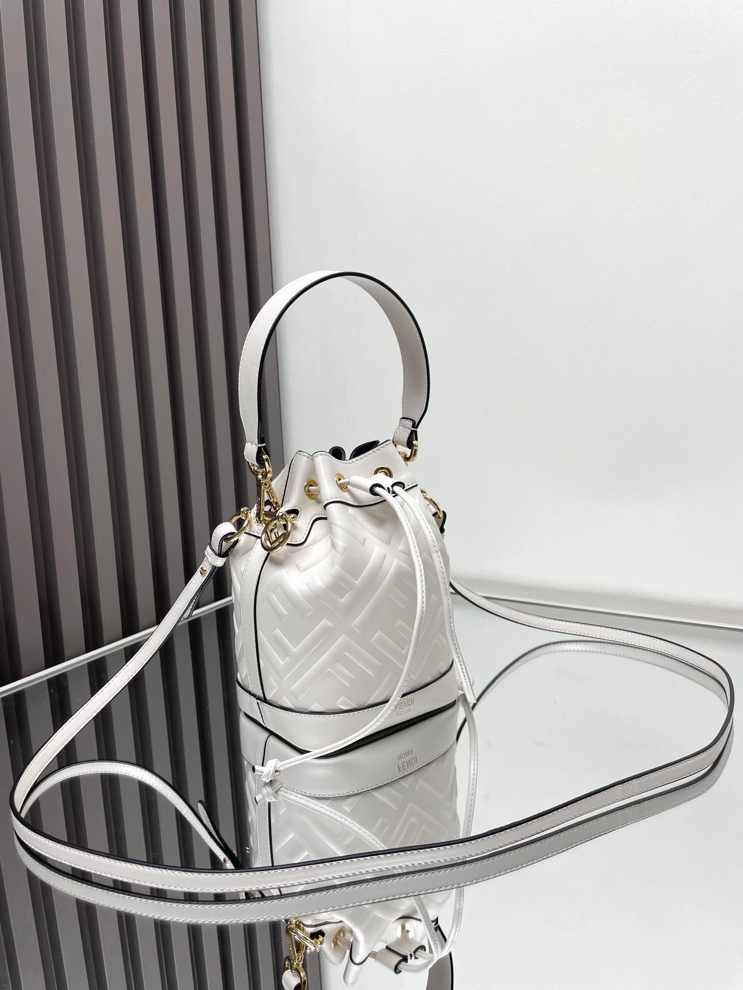 Low-cost Fendi Bucket Bags
