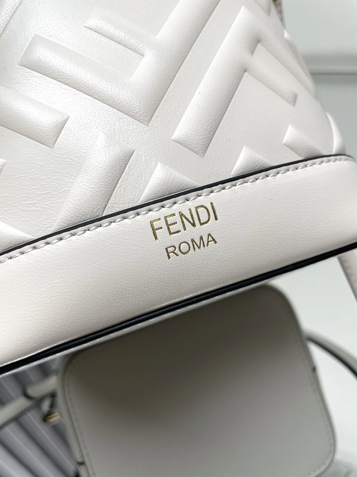 Low-cost Fendi Bucket Bags