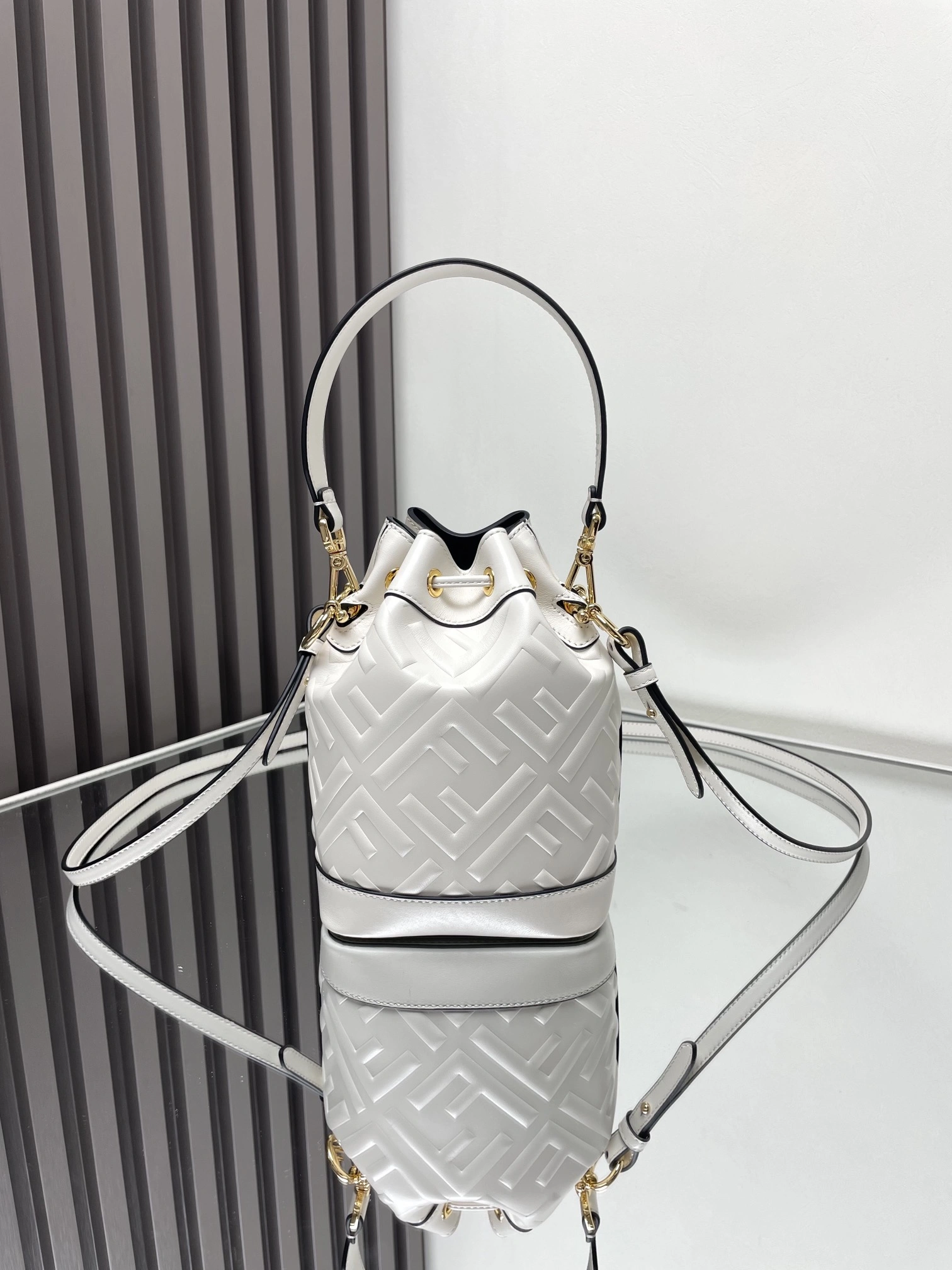 Low-cost Fendi Bucket Bags