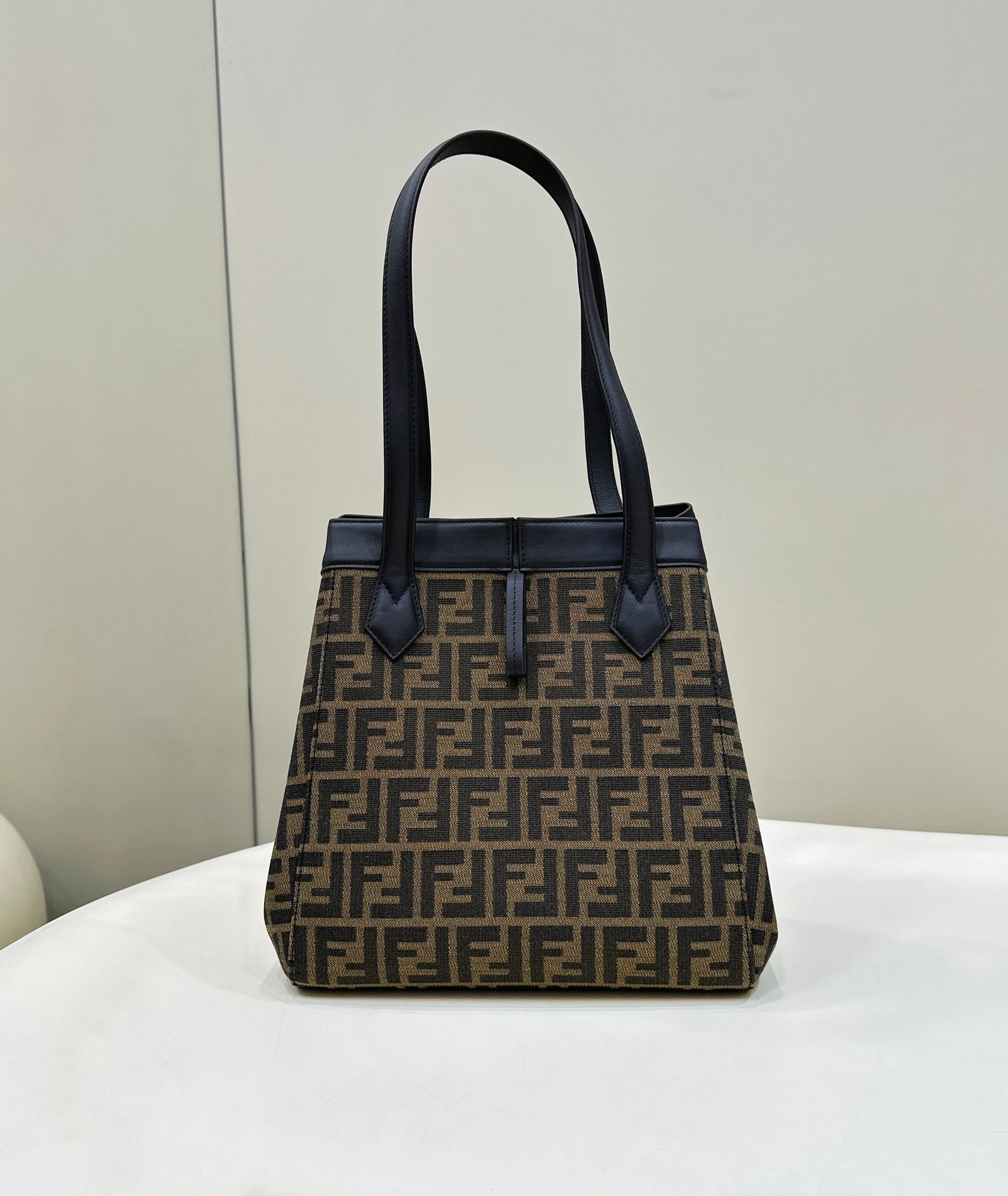Top mirror Fendi Bucket Bags