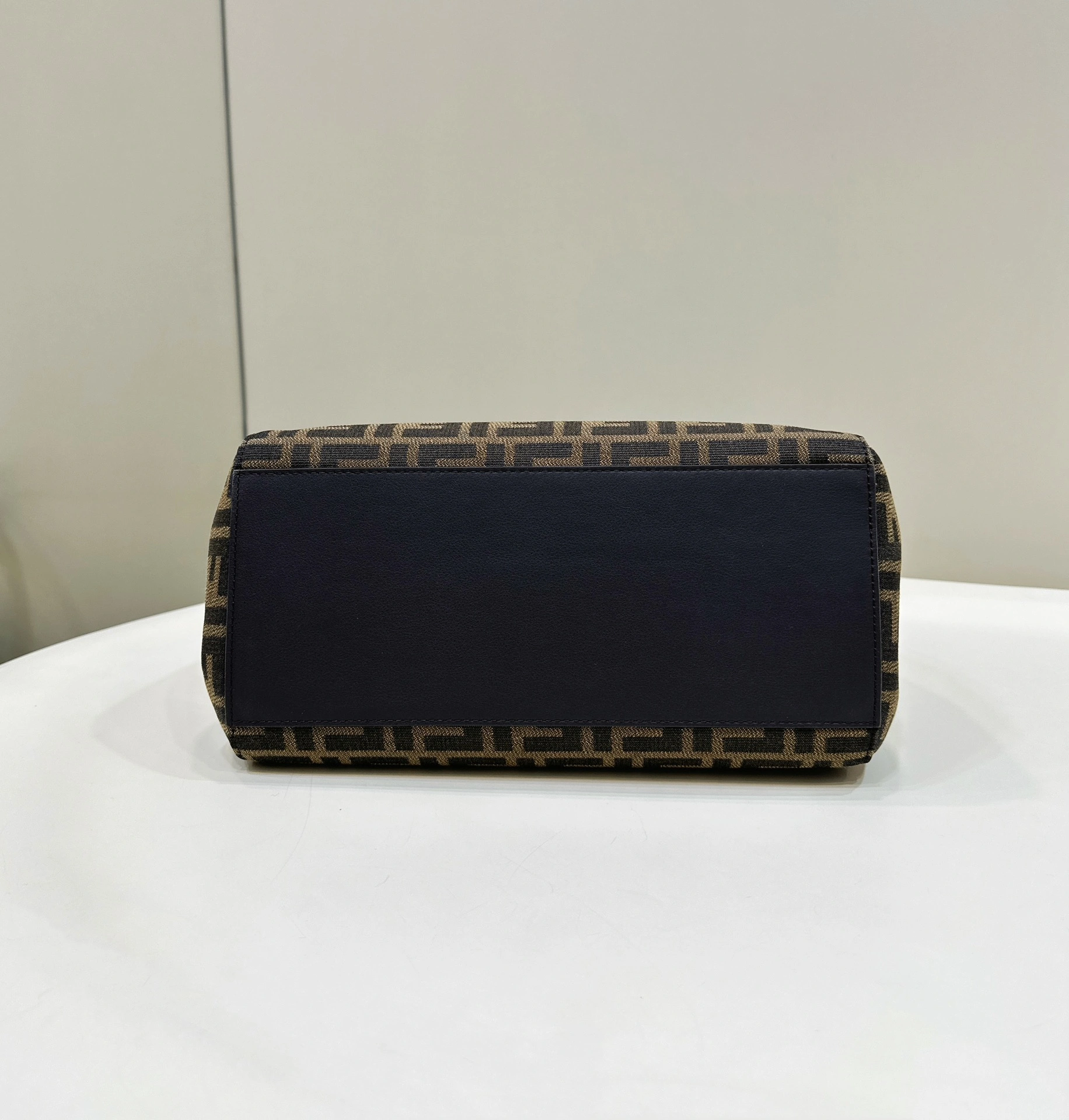Top mirror Fendi Bucket Bags