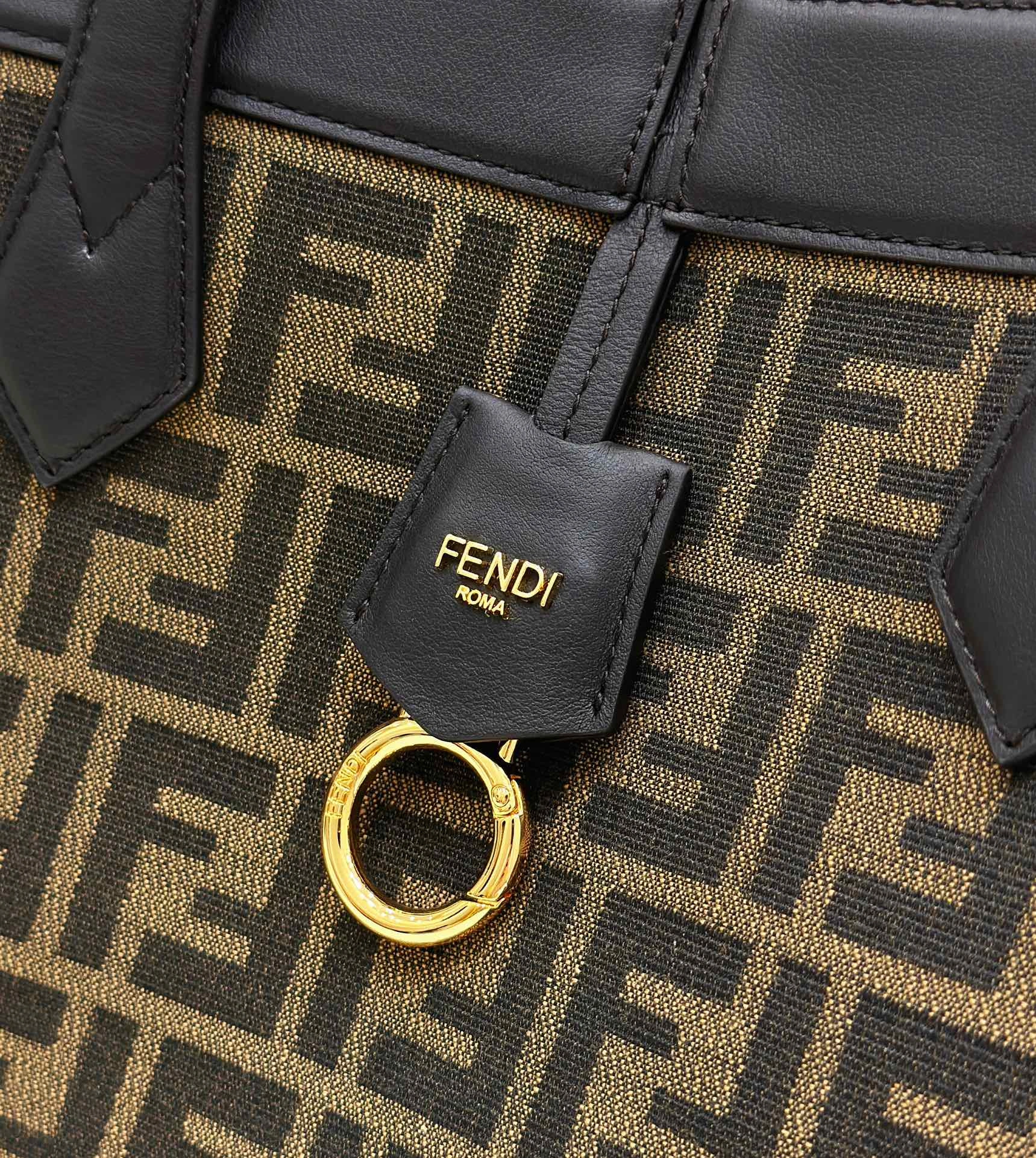 Top mirror Fendi Bucket Bags