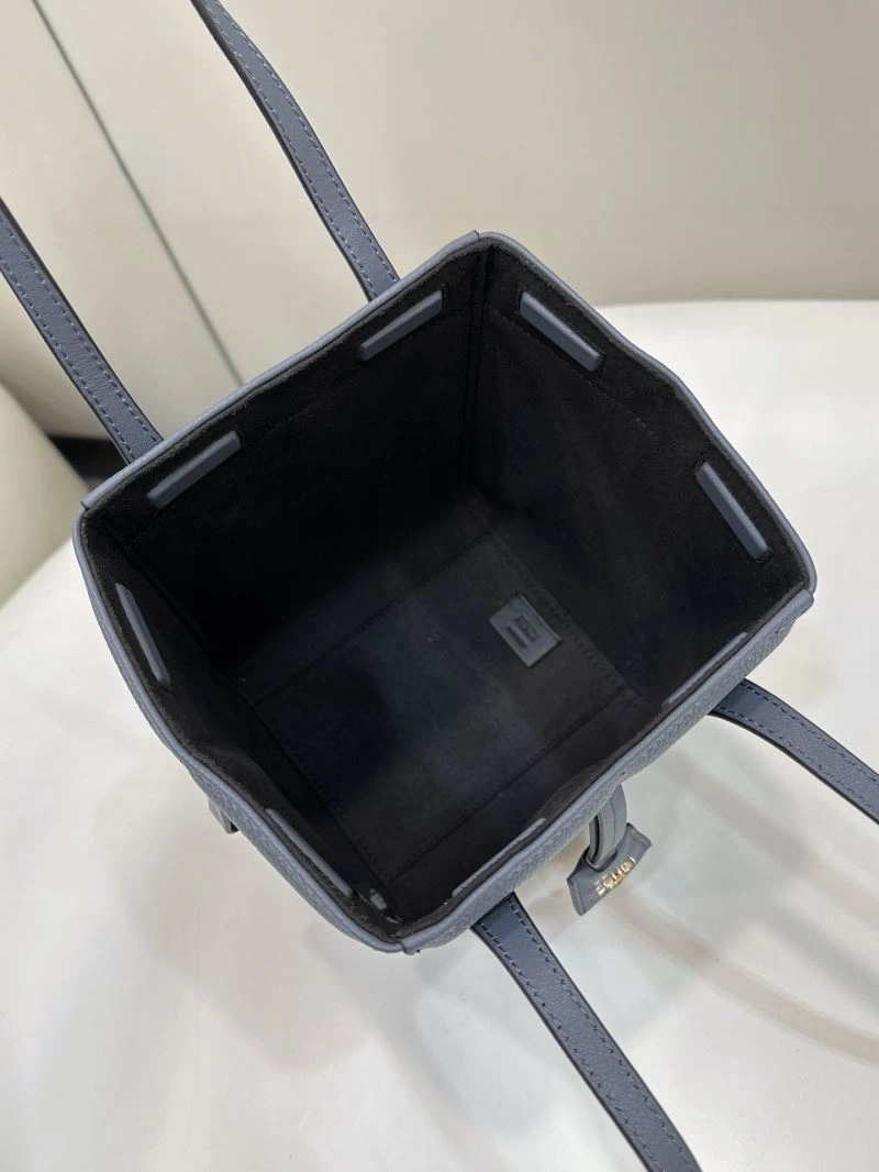 Top mirror Fendi Bucket Bags