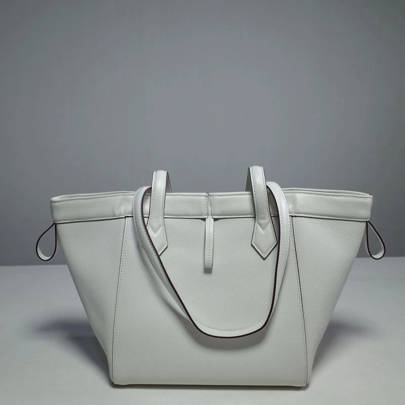 Accurate model Fendi Bucket Bags