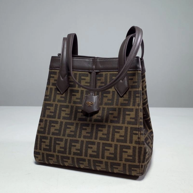Low-cost Fendi Bucket Bags