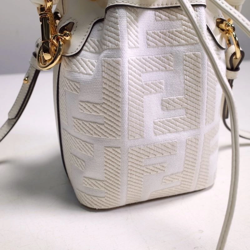 Top mirror Fendi Bucket Bags