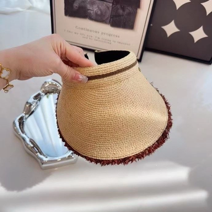 Low-cost Fendi Caps