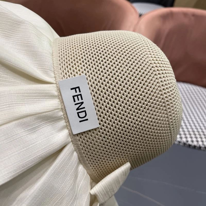 Low-cost Fendi Caps