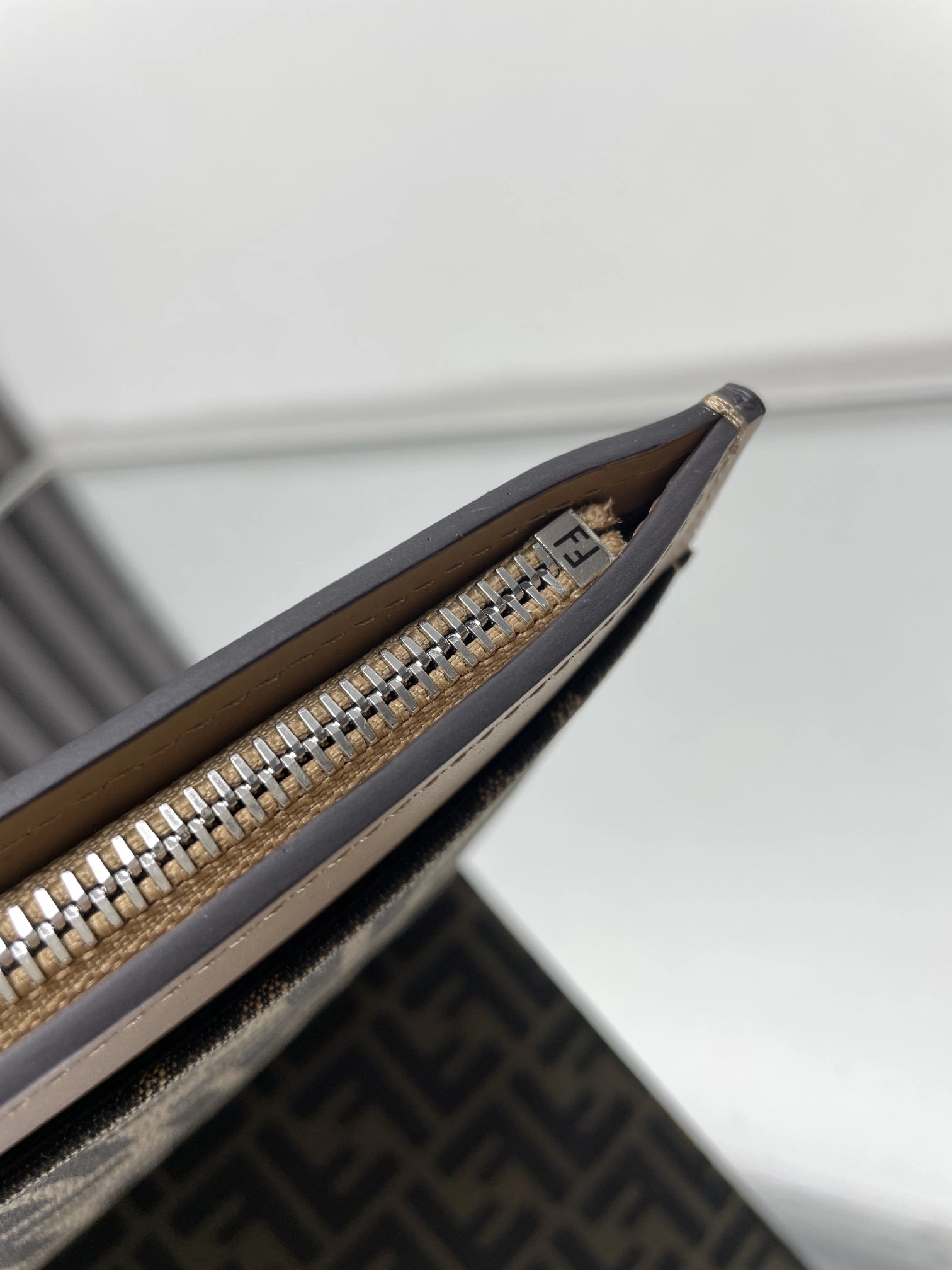 Top mirror Fendi Clutch Bags