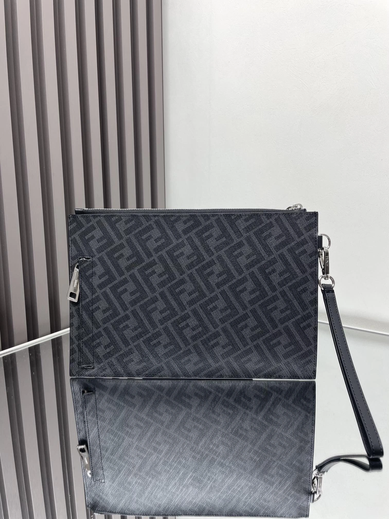 Top match Fendi Clutch Bags
