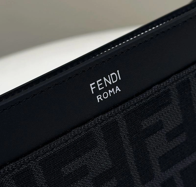 Bargain Fendi Clutch Bags