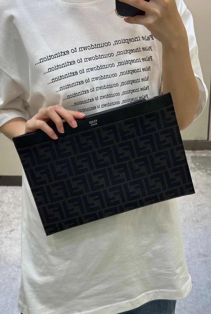 Bargain Fendi Clutch Bags