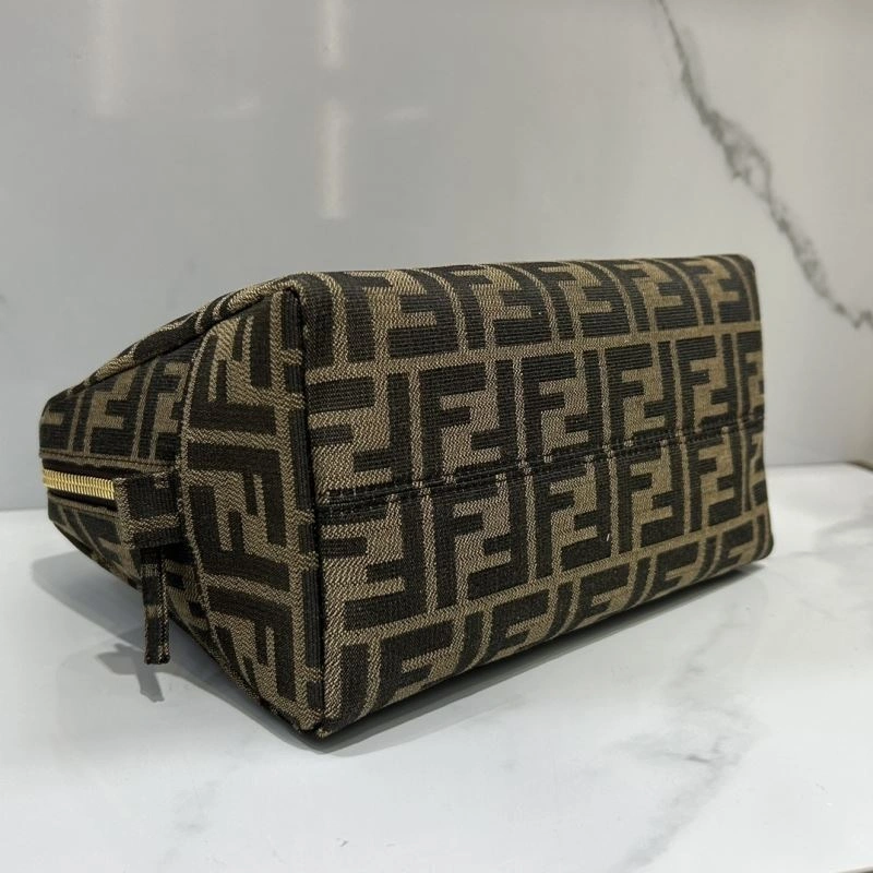 Reasonably priced Fendi Cosmetic Bags