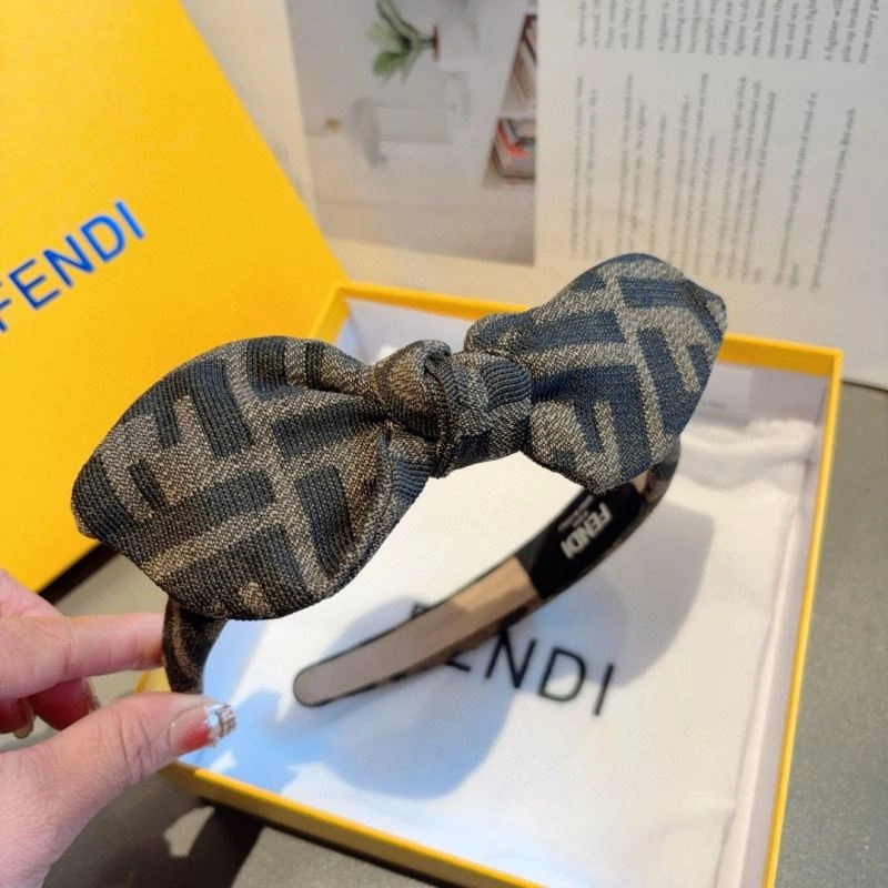 Top match Fendi Hair Hoop