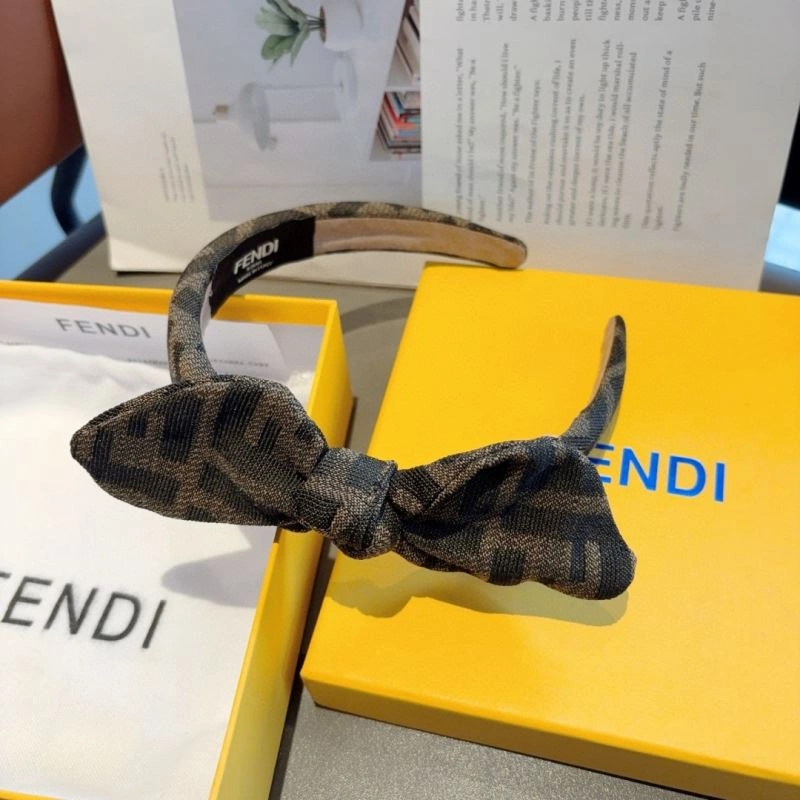 Top match Fendi Hair Hoop