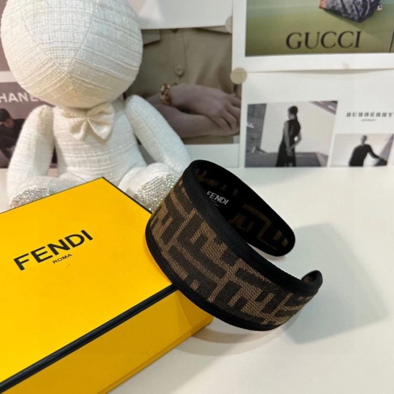 Top match Fendi Hair Hoop