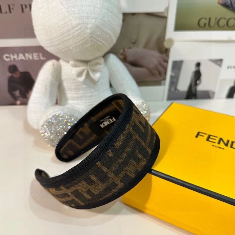 Top match Fendi Hair Hoop