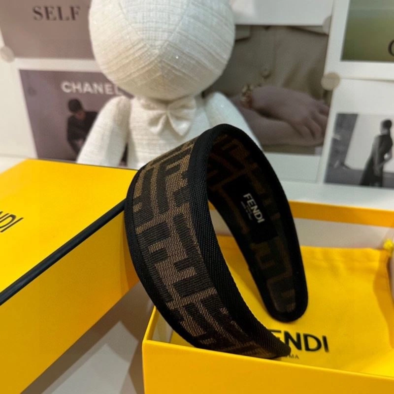 Top match Fendi Hair Hoop