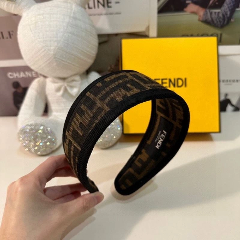 Top match Fendi Hair Hoop