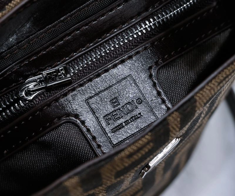 Accurate model Fendi Hobo Bags