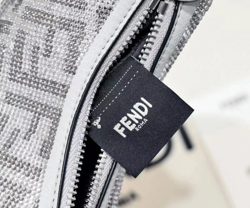 Top match Fendi Hobo Bags