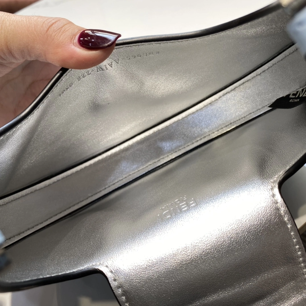 Low-cost Fendi Hobo Bags