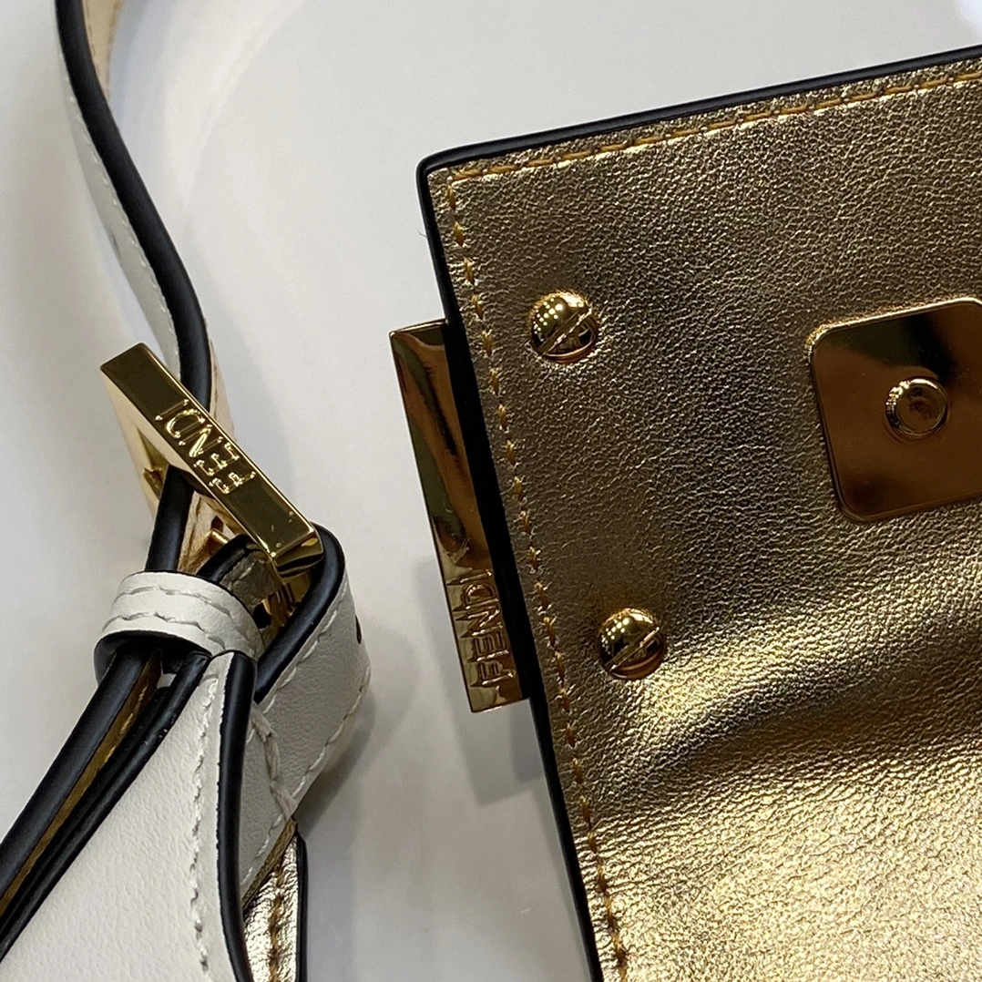 Top match Fendi Hobo Bags
