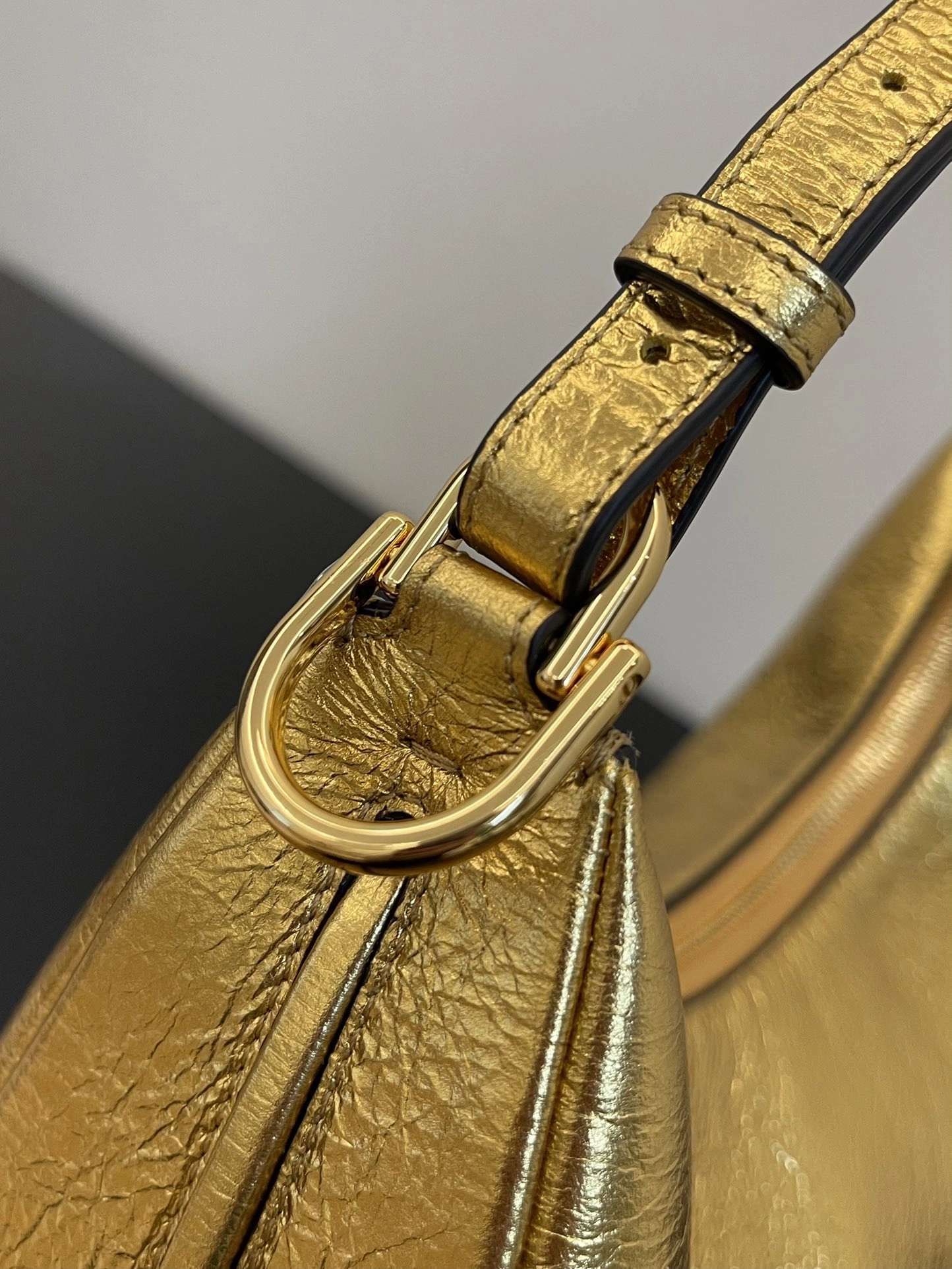 High accuracy Fendi Hobo Bags