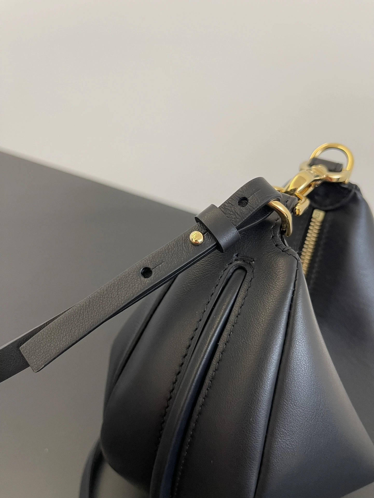 Official Fendi Hobo Bags