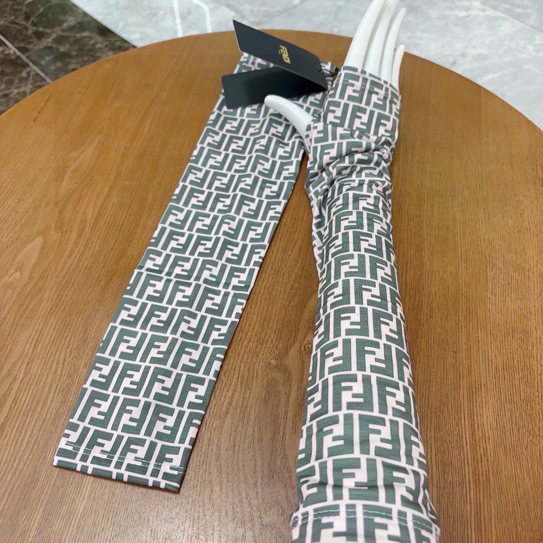Exact replica Fendi Ice Silk Sleeves