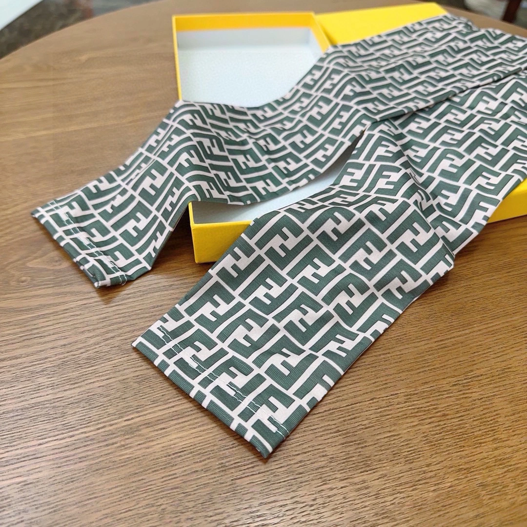 Exact replica Fendi Ice Silk Sleeves