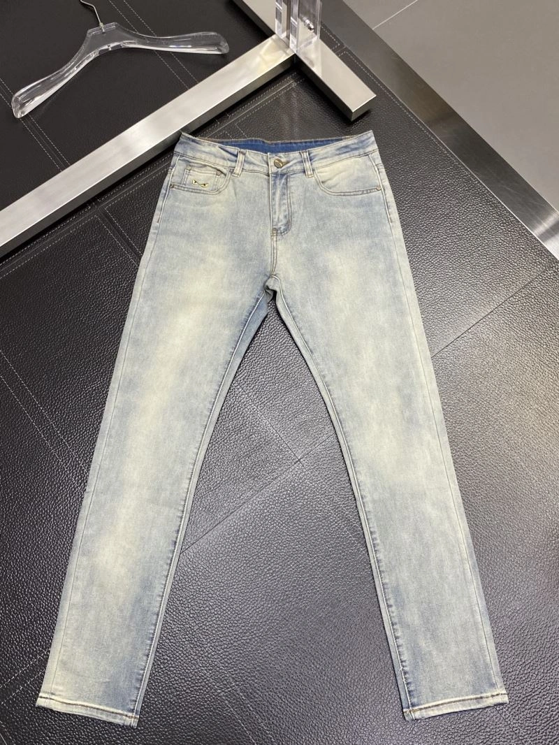 Low-cost Fendi Jeans