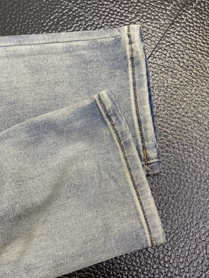 Low-cost Fendi Jeans
