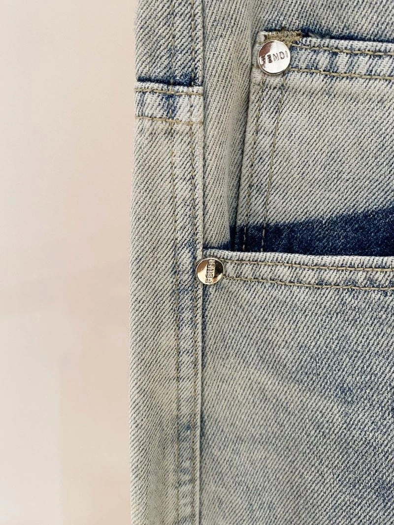 Low-cost Fendi Jeans
