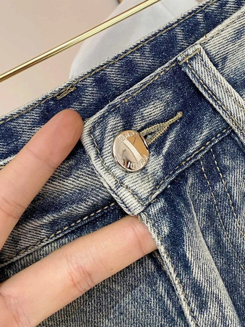Low-cost Fendi Jeans
