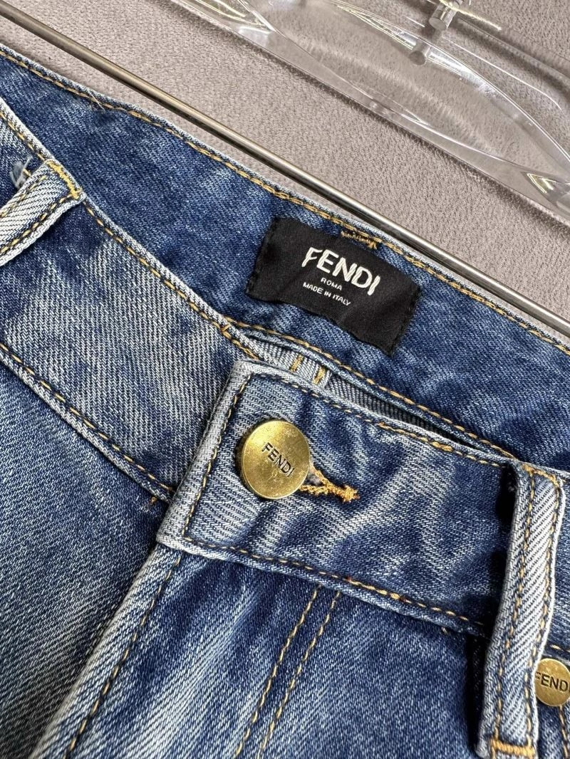 Low-cost Fendi Jeans
